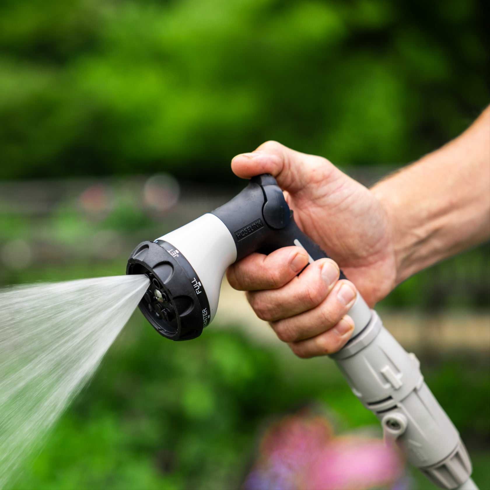 Comfort 8-Pattern Flow Control Spray Gun + Fitting | Hoselink