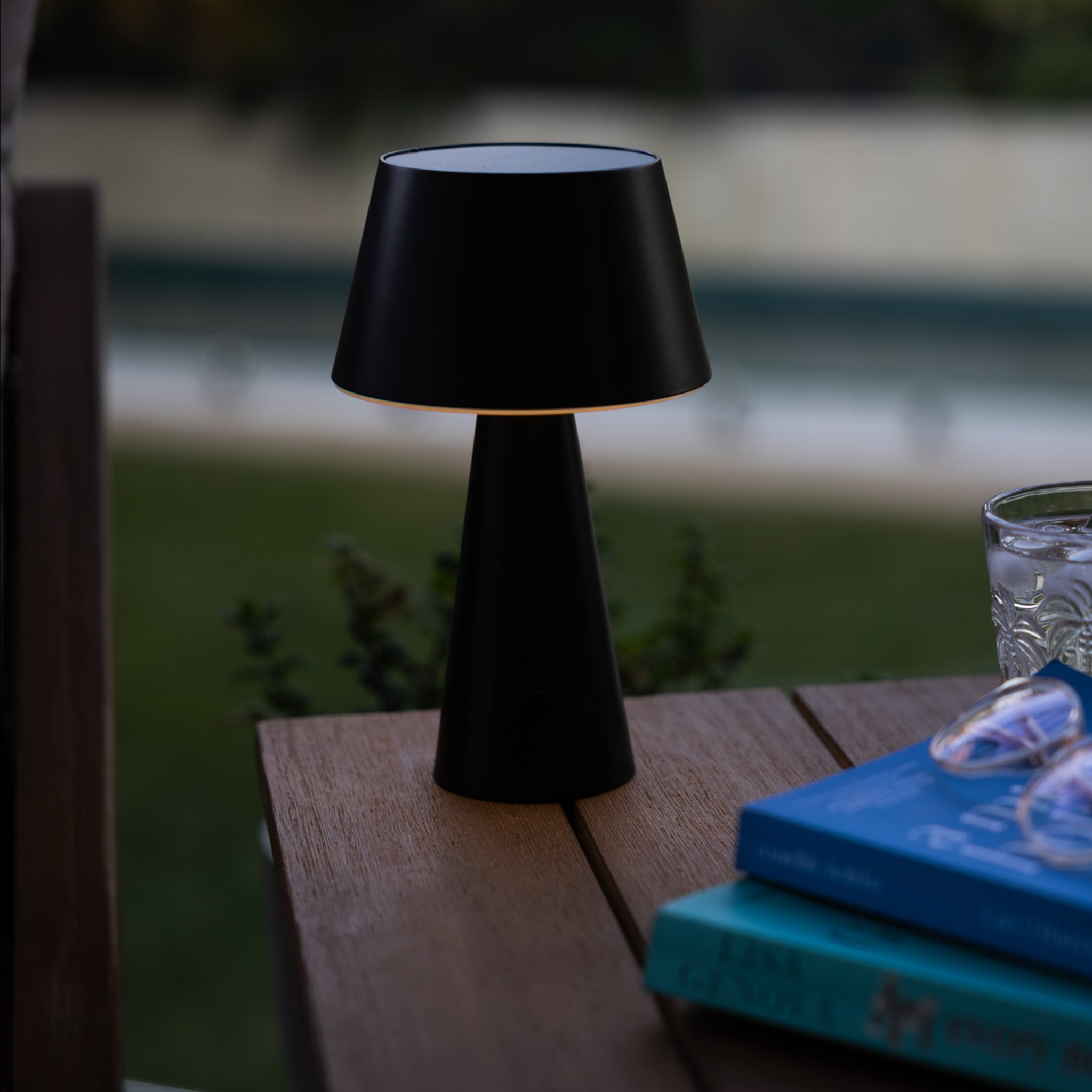 Solar Adjustable Table Lamp | USB-C Chargeable | Hoselink