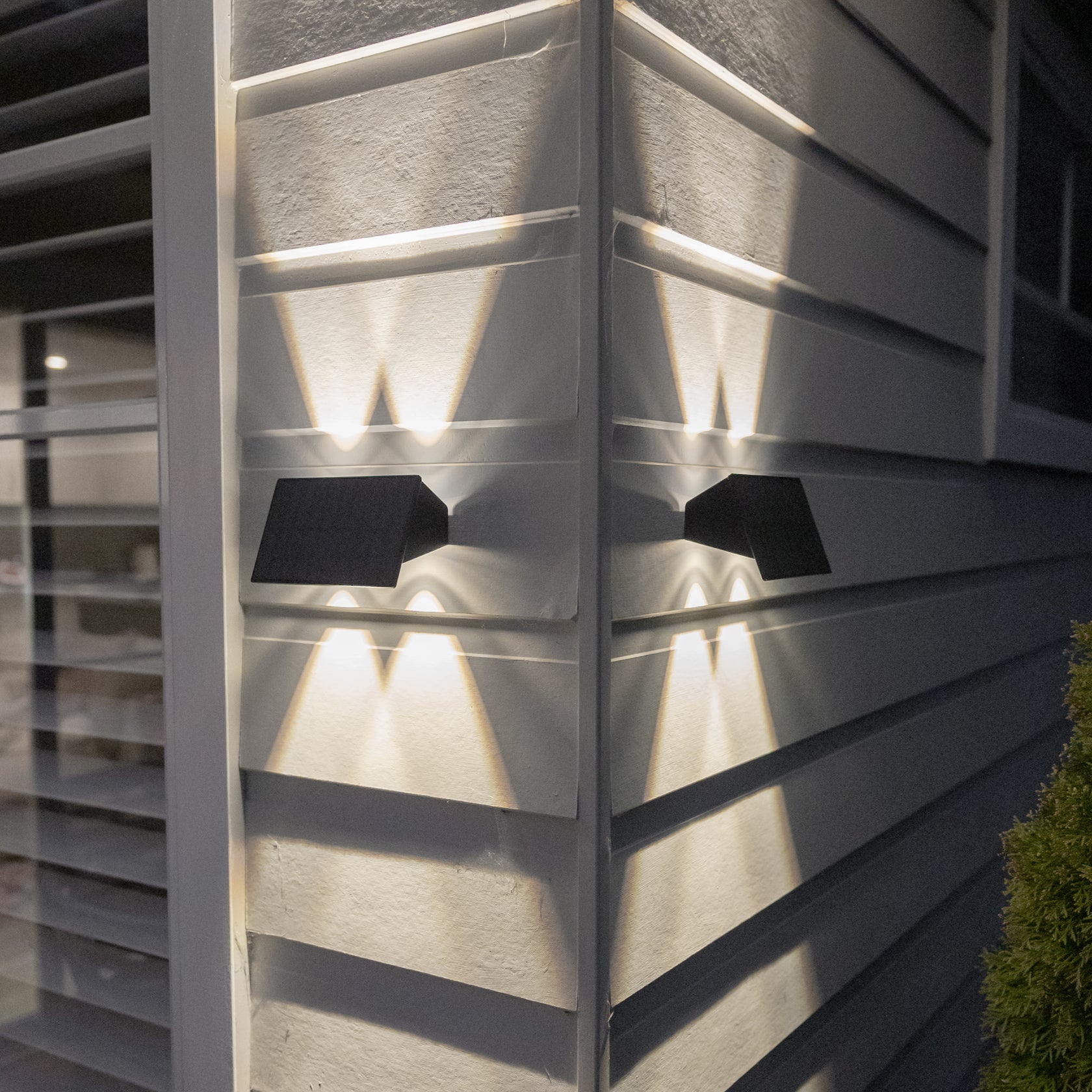 Up Down Wall Lights | Solar | Warm White – Hoselink