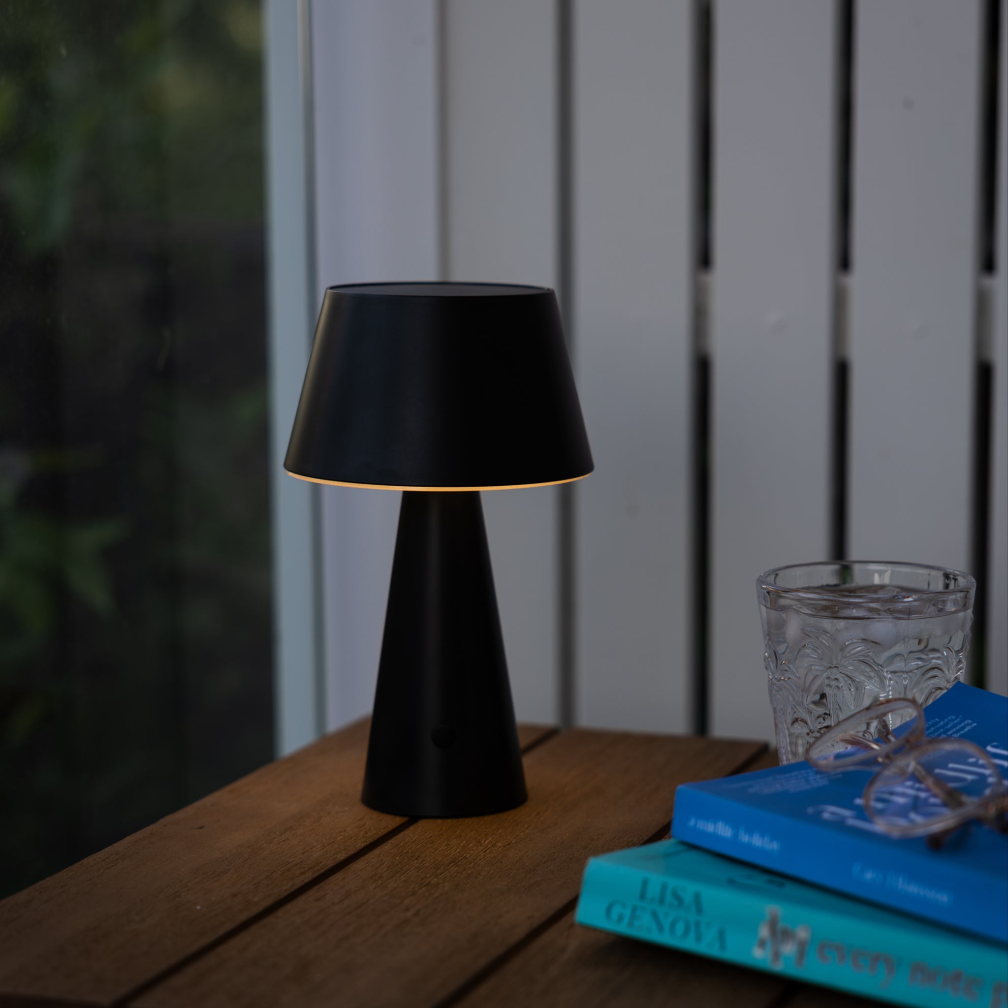 Solar Adjustable Table Lamp | USB-C Chargeable | Hoselink