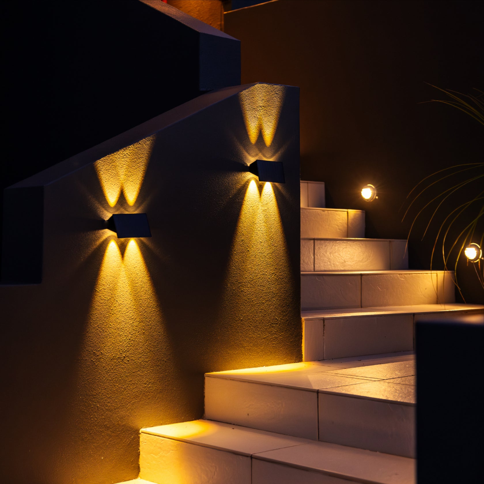 Up Down Wall Lights | Solar | Warm White – Hoselink