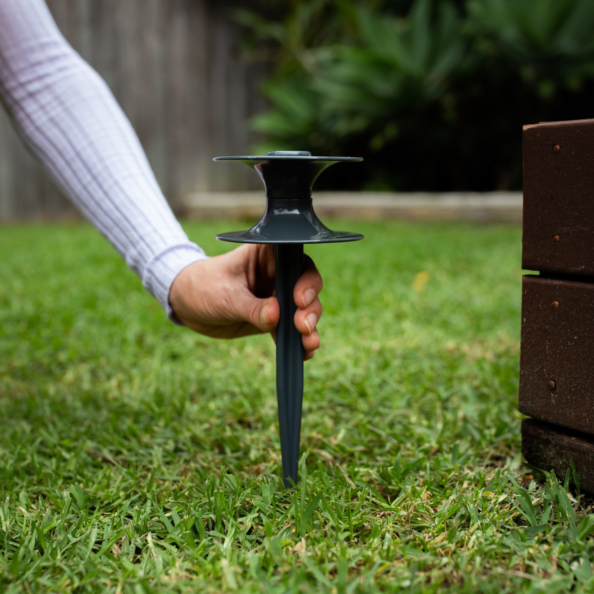 Swivel Ground Hose Guide - 3 Pack | Hoselink