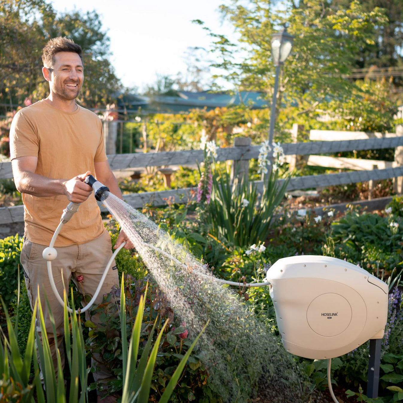 Retractable Hose Reel Post | Hoselink